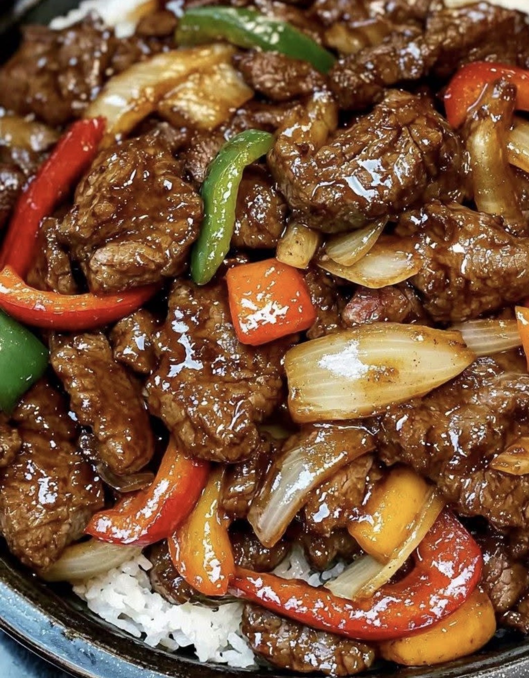 Sizzling Chinese Pepper Steak with Onions - DEESVIRAL