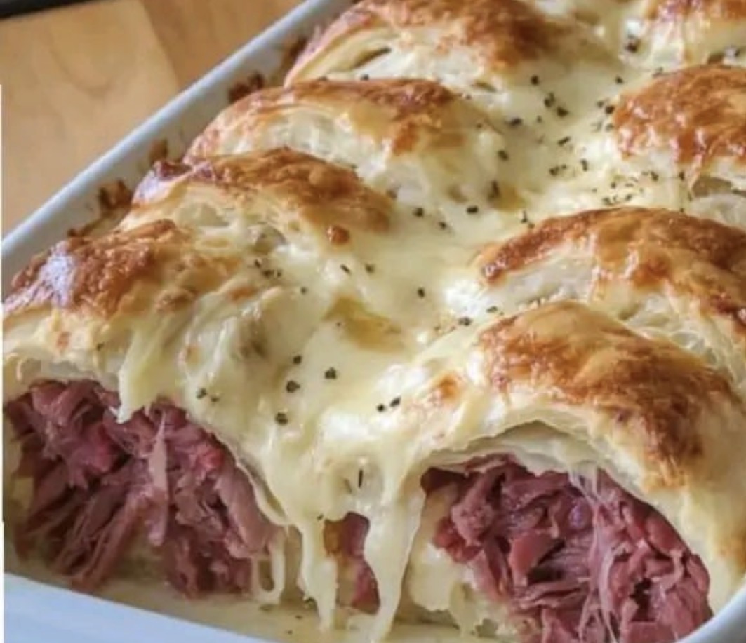 Cheesy Baked Puff Pastry Rolls with Shredded Beef - DEESVIRAL